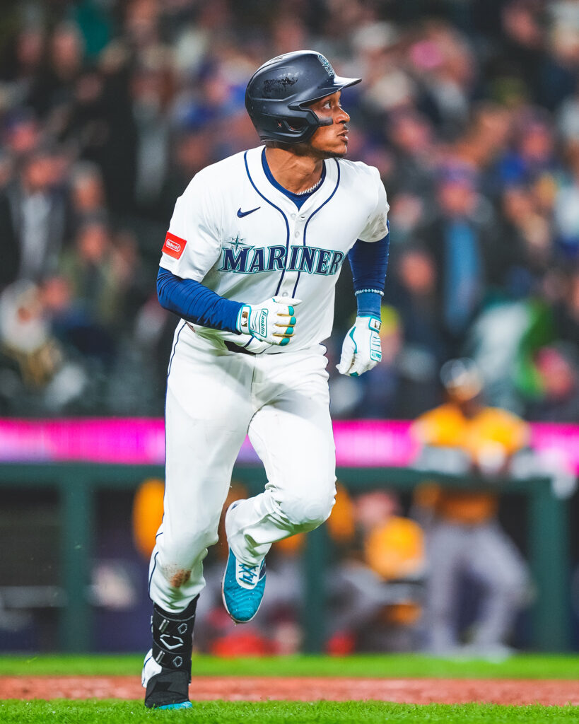Baseball: Late Power Surge Lifts Mariners to Opening Day Win - Eli ...