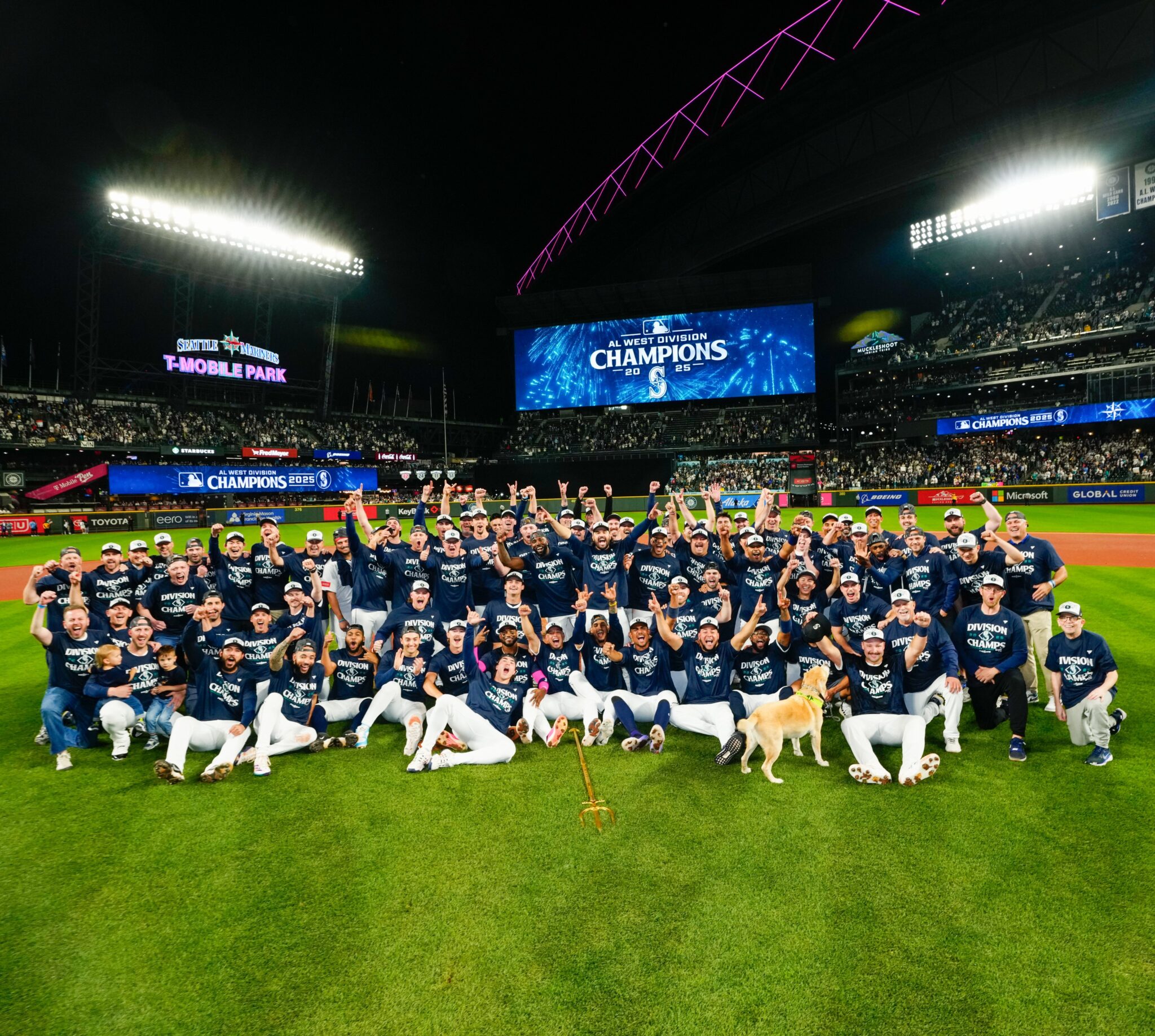 Baseball: Raleigh Hits #60, Mariners Win AL West for First Time Since ...